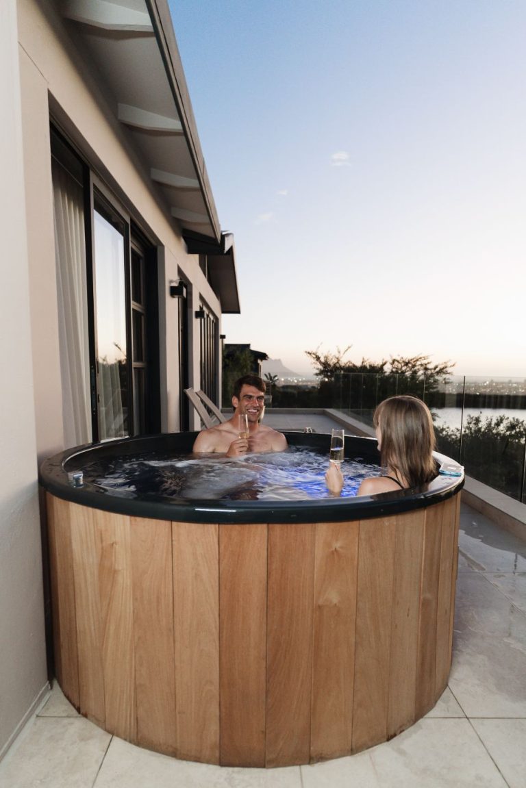 Hermanus Jacuzzi Plug & Play - Aqua Spas