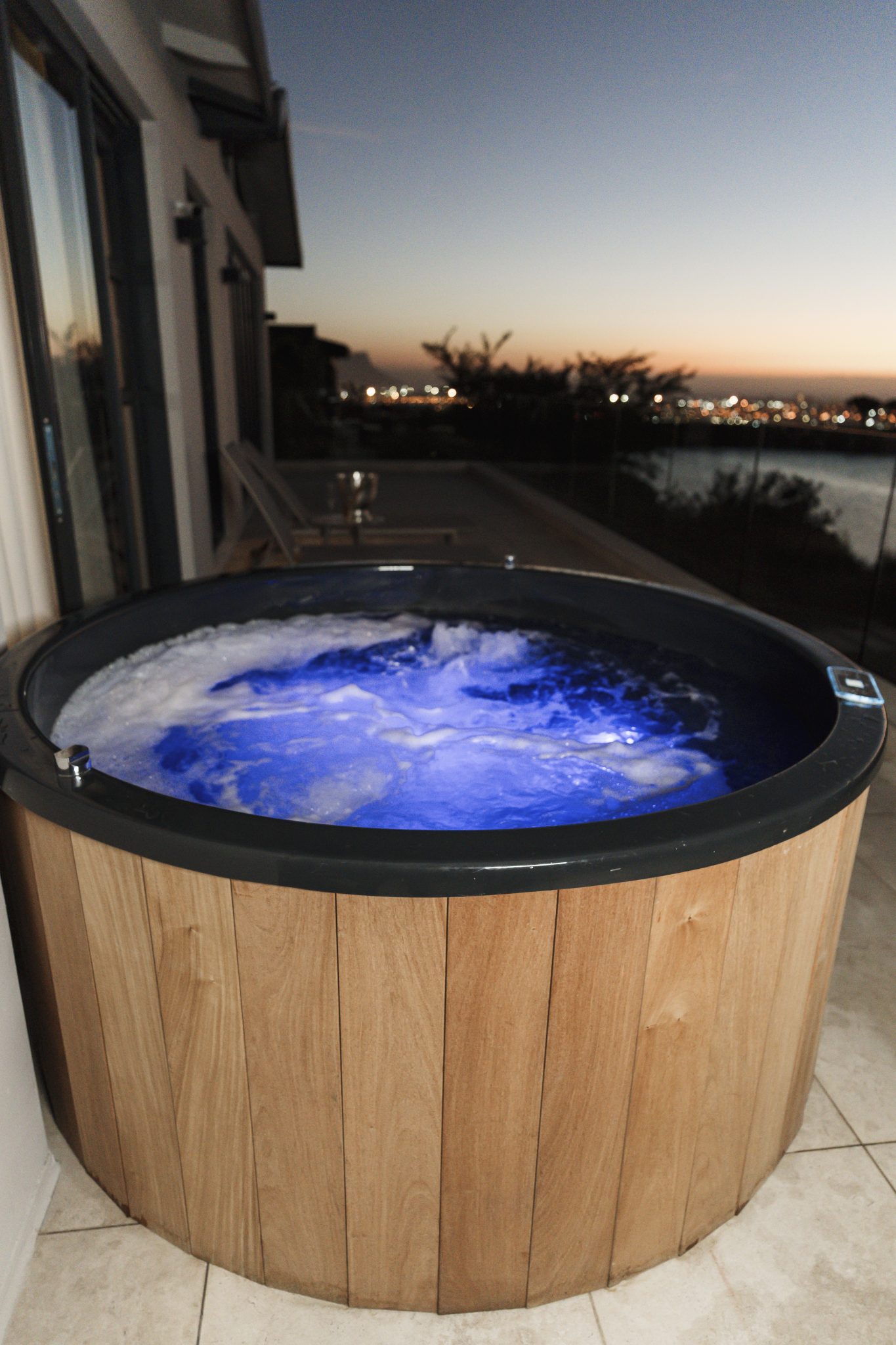 Hermanus Jacuzzi Plug & Play - Aqua Spas